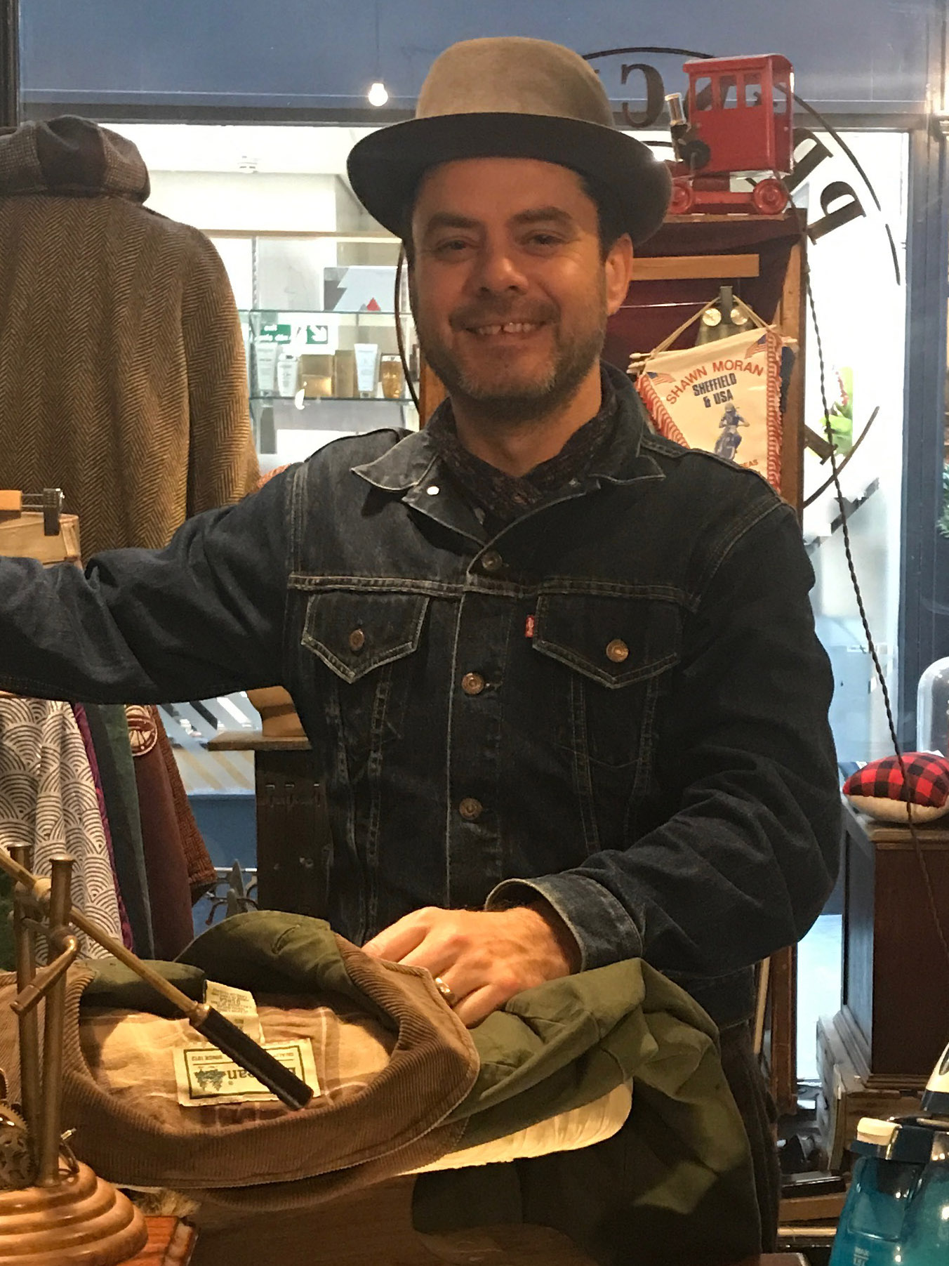 Cardiff Character: Alan Edge - alt.cardiff